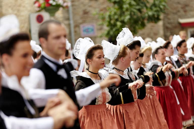 Immerse yourself in the Breton culture